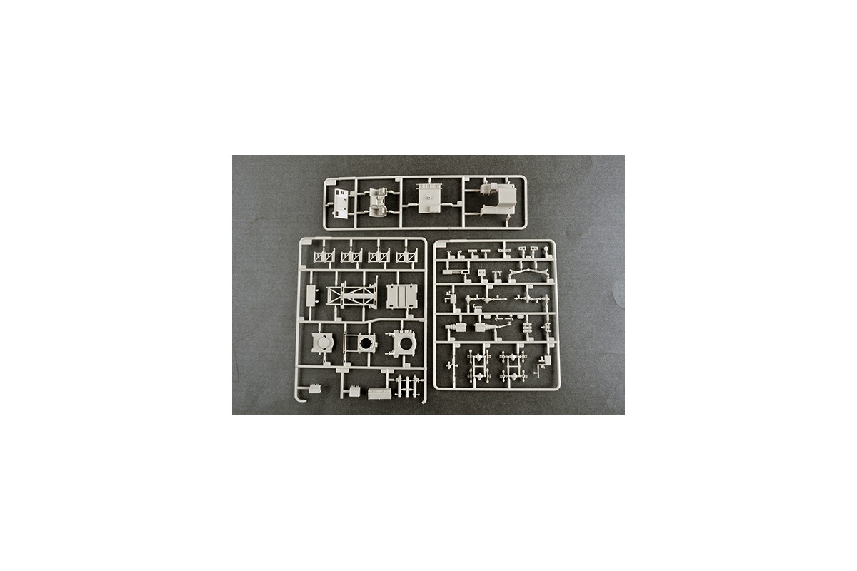 Trumpeter - M983 HEMTT & M901 Launching Station of MIM-104F P...
