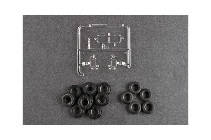 Trumpeter - M983 HEMTT & M901 Launching Station of MIM-104F P...